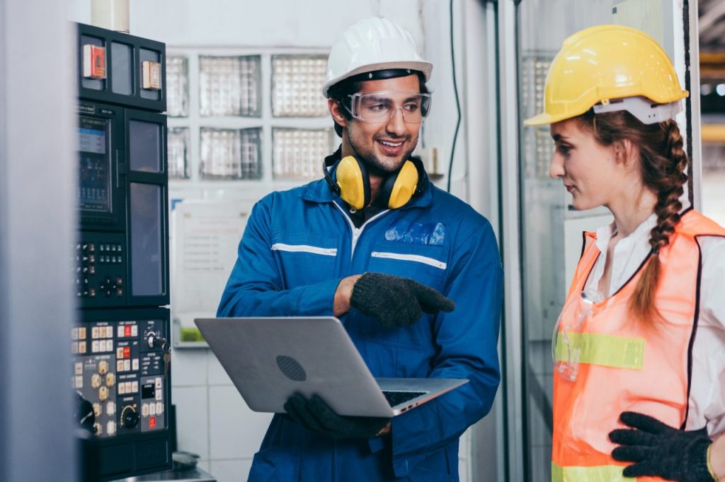 About Us – Aahd Al-Tatweer